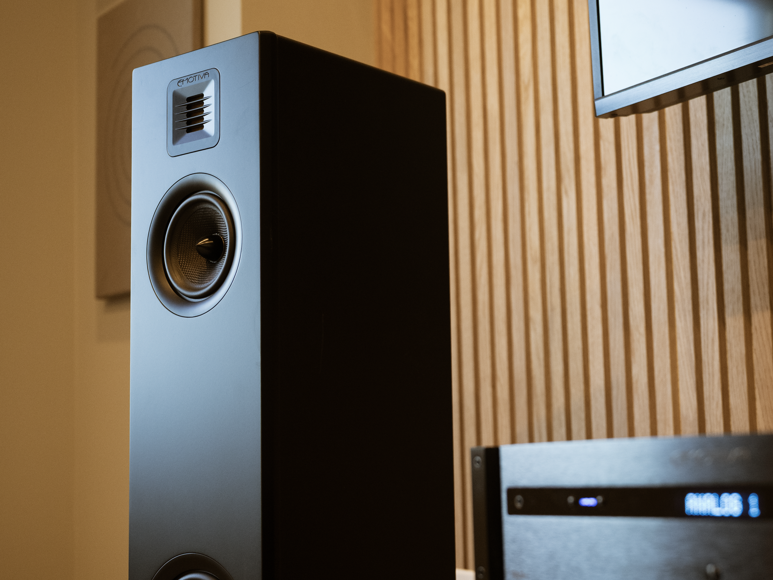 Airmotiv XT1 Floorstanding Tower Loudspeakers (Pair) – Emotiva Audio ...